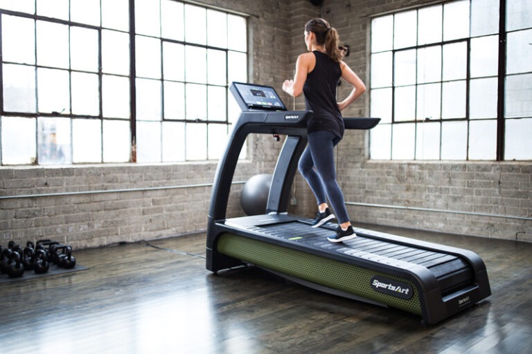 G690 Verde Treadmill - Energy Generating Cardio