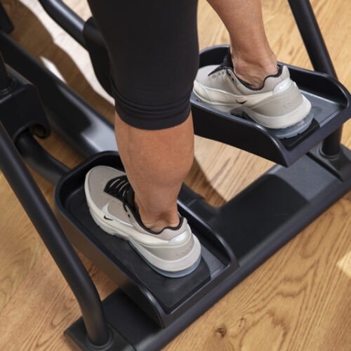 G866 Front-Drive Elliptical - SportsArt