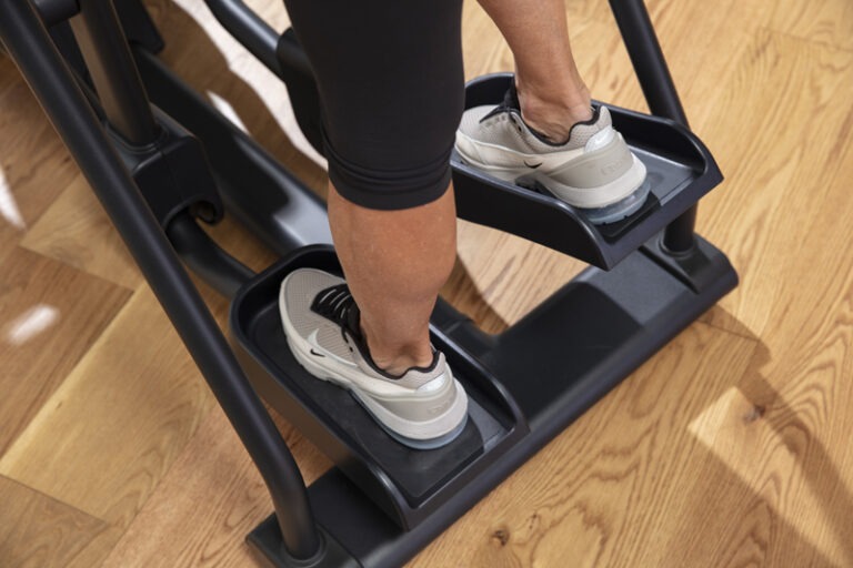 G866 Front-Drive Elliptical - SportsArt